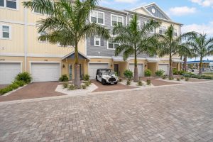 2520 Coral Ct